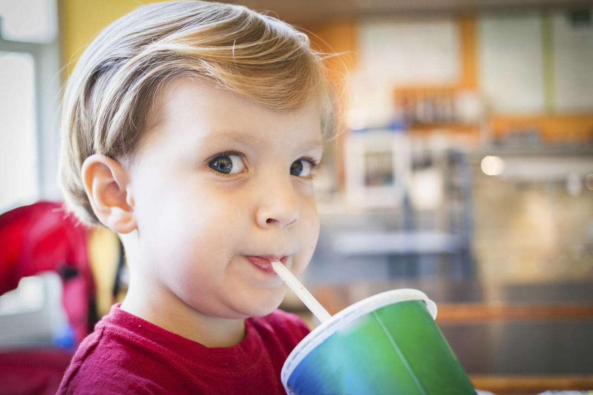 Drinks to give to your children for healthy teeth – and drinks to avoid